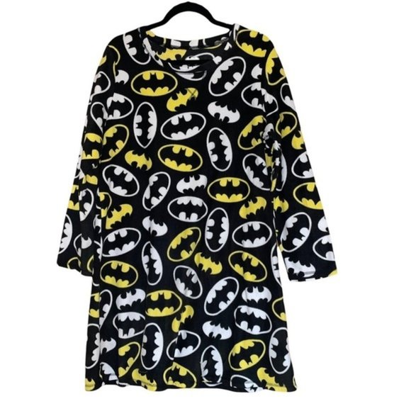 Batman | Intimates & Sleepwear | Batman Fleece Pajamas Xl | Poshmark